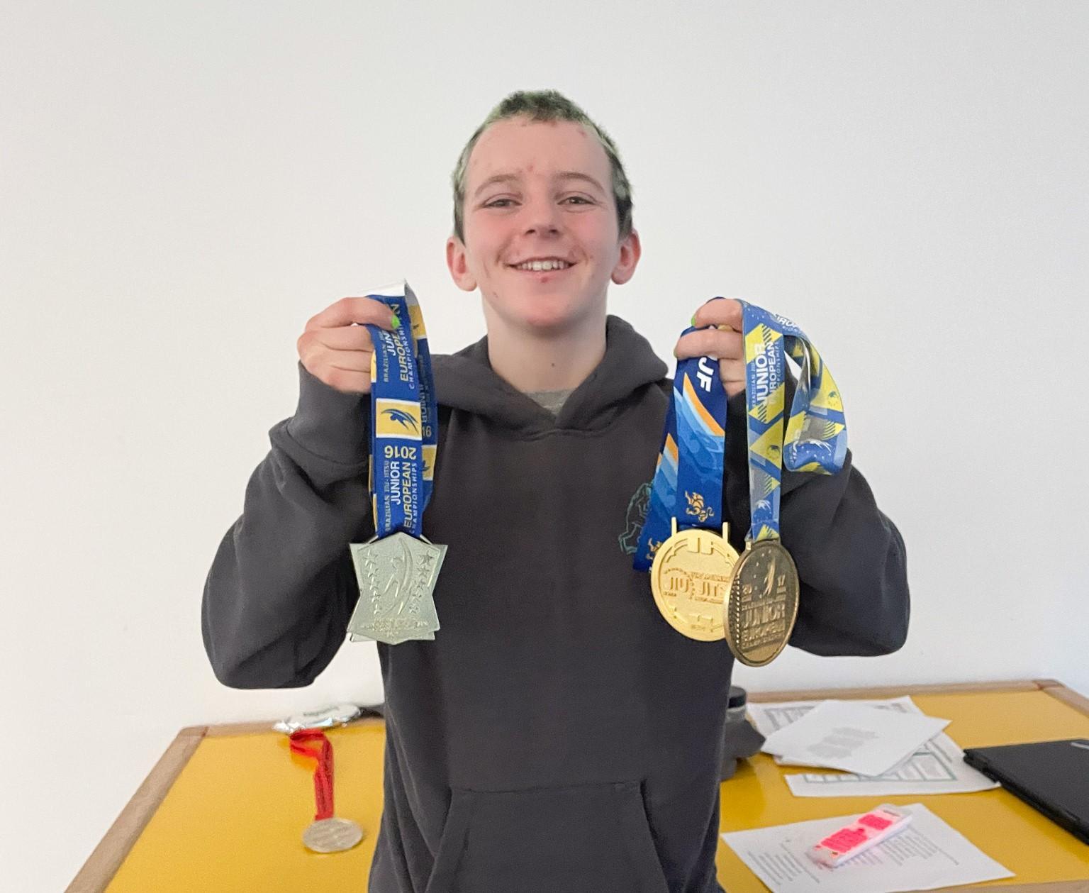 Gold medal for former student Amy Scully - St. Kilian's German School ...